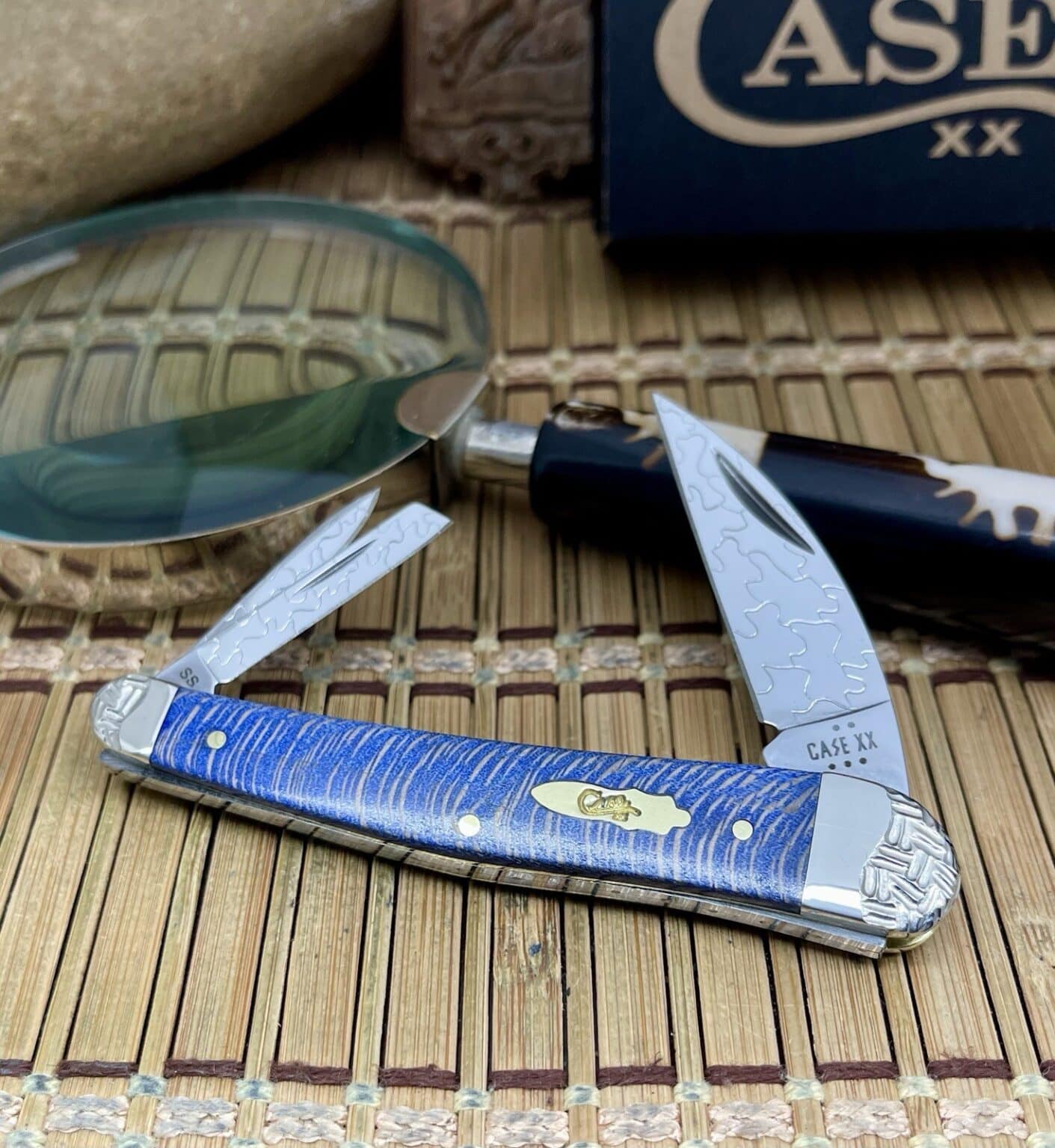 Pristine case blue sycamore seahorse whittler Wild Horse