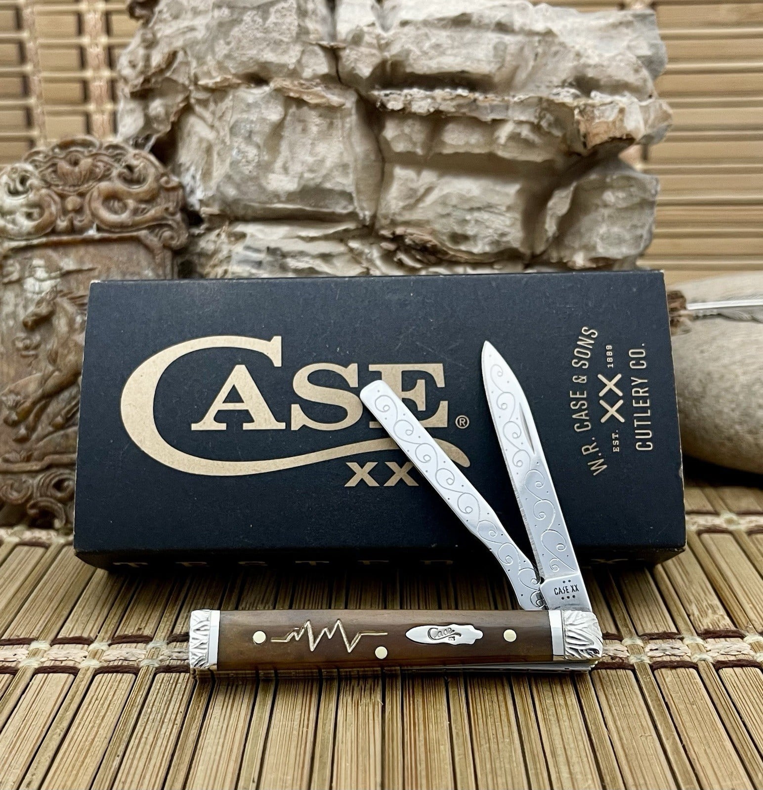 Beautiful case antique bone heartbeat baby doc Custom