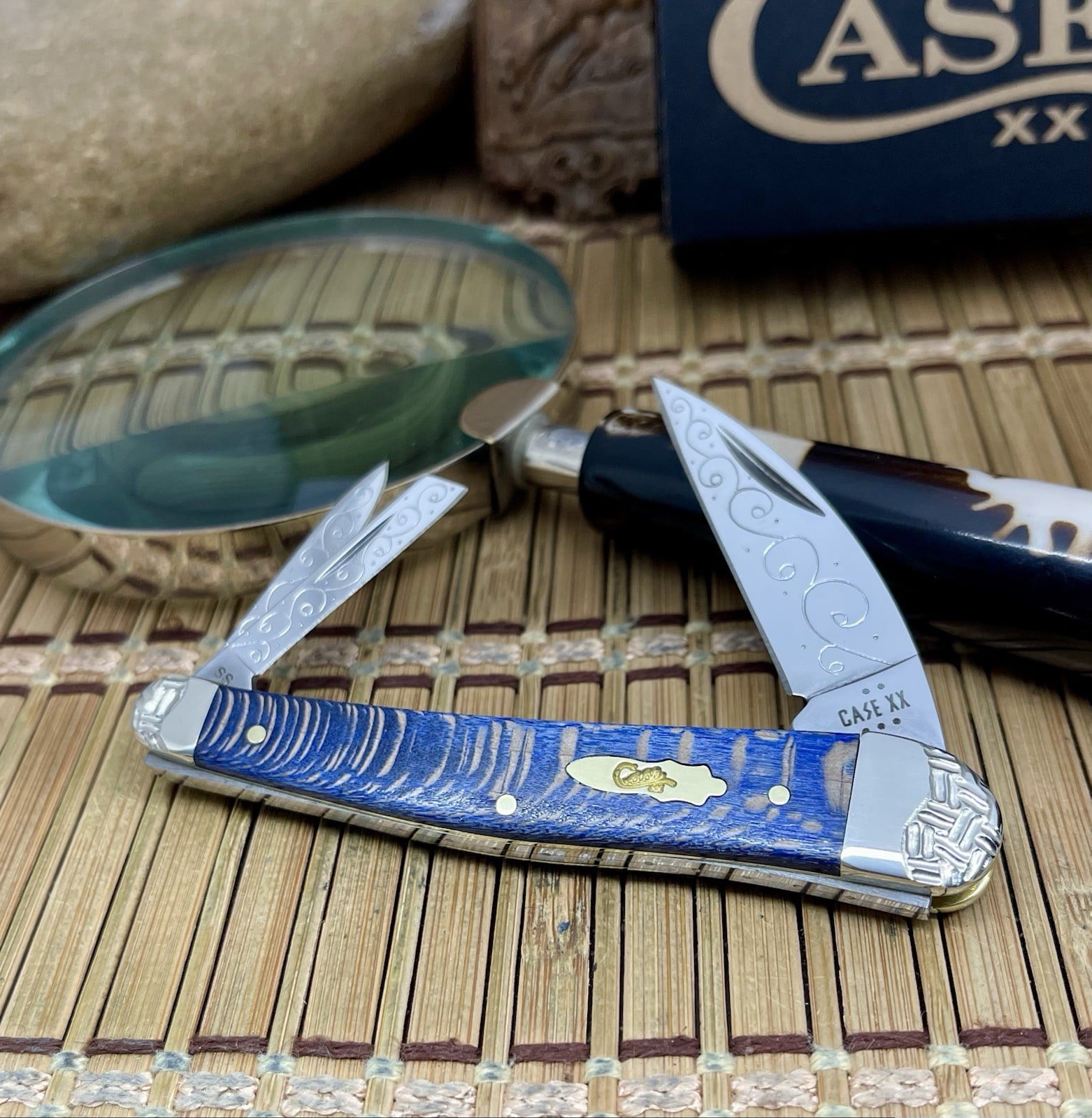 Pristine case blue sycamore seahorse whittler Wild Horse