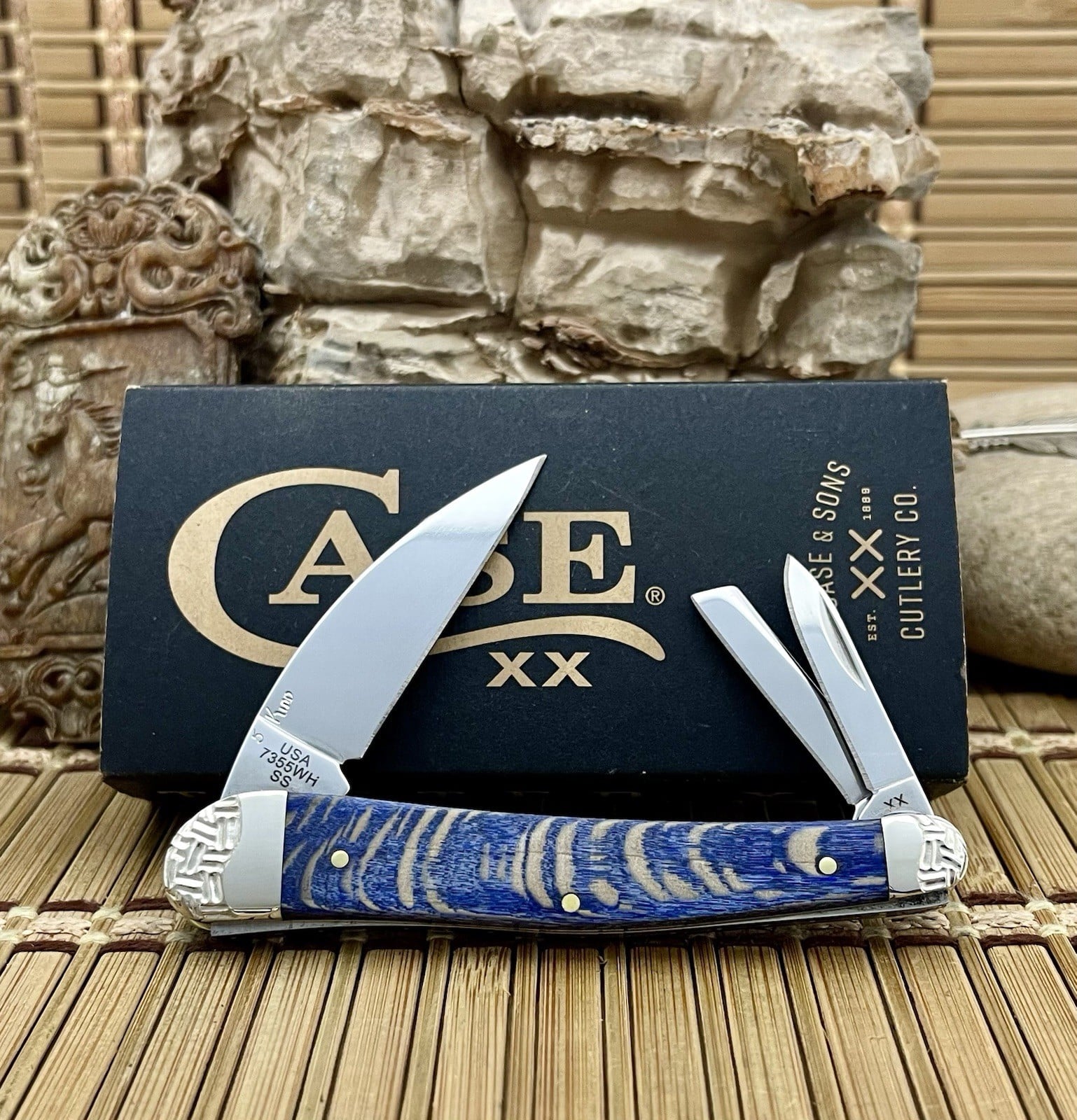 Pristine case blue sycamore seahorse whittler Wild Horse